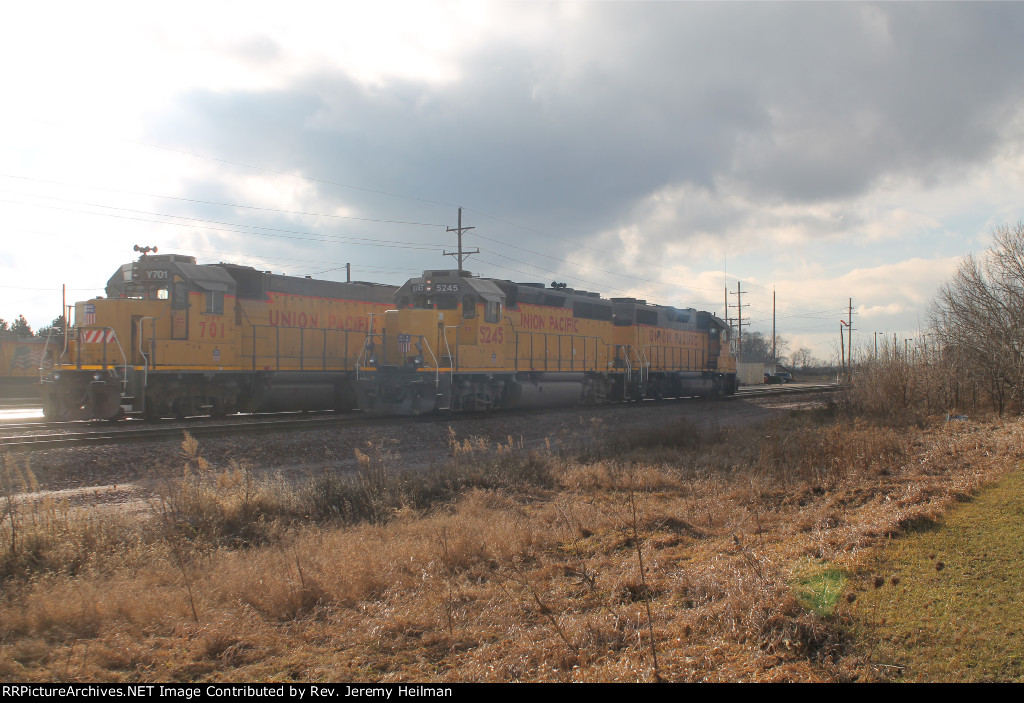 UP 5245 & others (1)